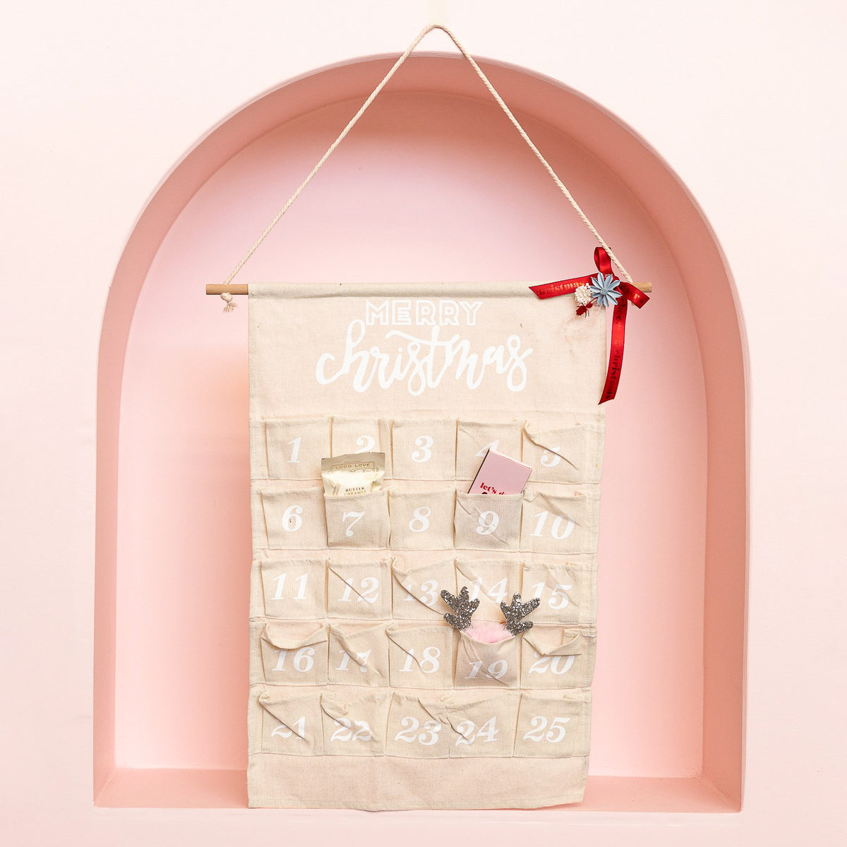 Merry Magical Christmas Advent Calendar | DIY Fabric Advent Calendar ...